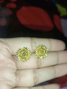 Women > Earrings & Studs | Trendy Traditional Gold Studs | Freeup