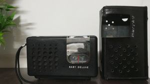 Collectibles | Vintage MURPHY BABY RADIO. | Freeup