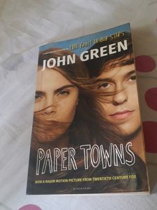 Books > Children's Books | Paper Towns - John green | Freeup