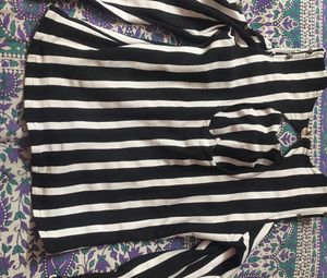 Women > Tops & Tunics | Used Top | Freeup