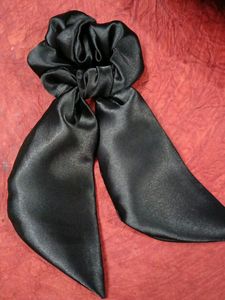 Women > Hair Accessories | 🎀Brand New Scrunchi🎁 | Freeup