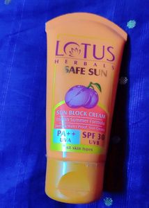 Beauty & Care > Sunscreen | Lotus Herbals Sunscreen | Freeup