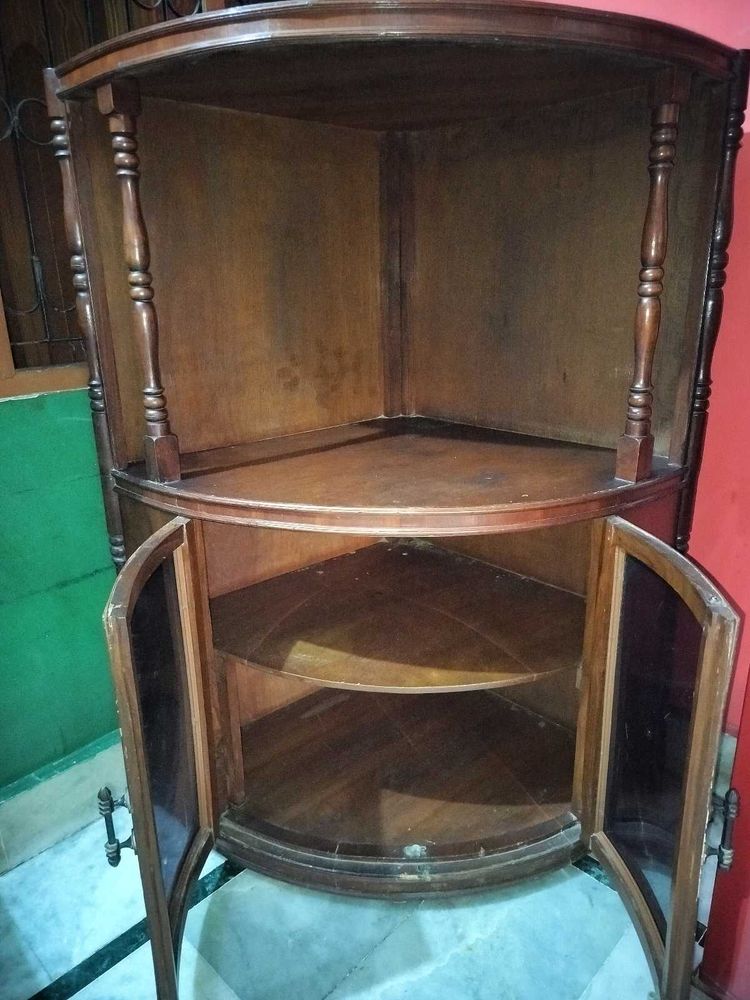 Home & Kitchen > Showpieces & Idols | Corner Almirah | Freeup