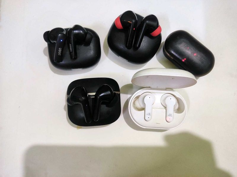 Gadgets > Headphones & Speakers | Branded Bluetooth Airpods 10 Pics ...