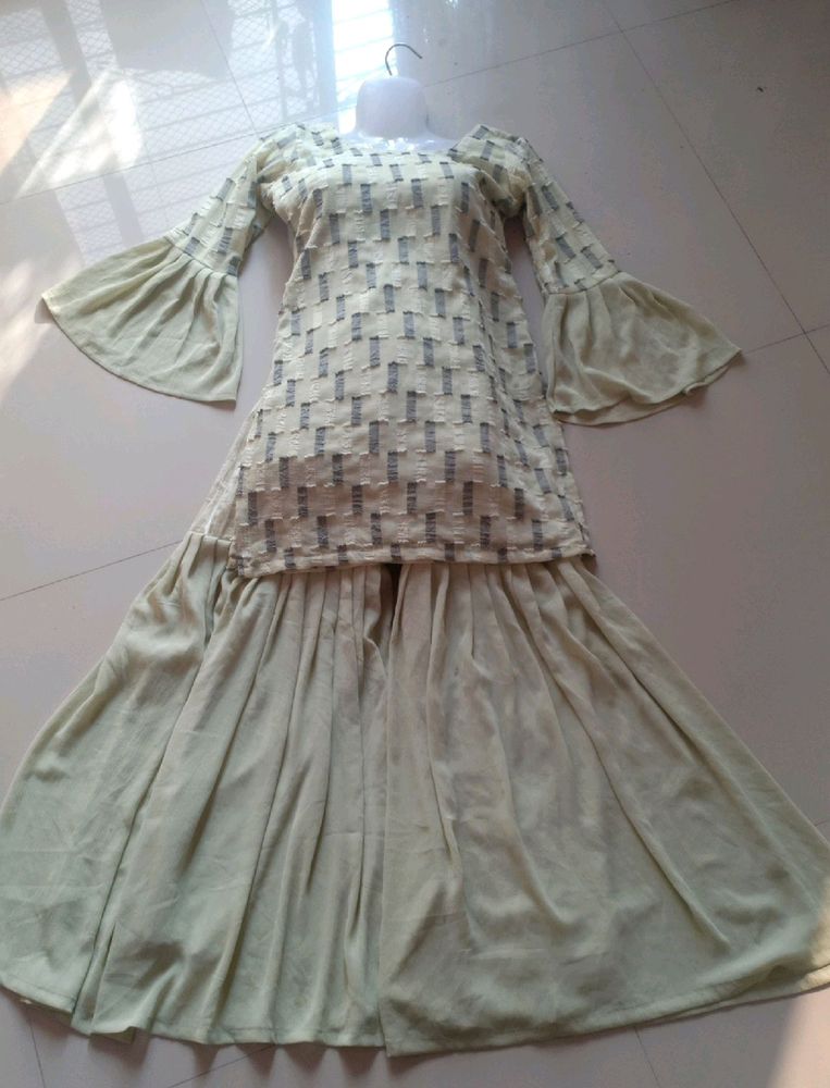 Women > Kurta Sets & Suits | Shara Set | Freeup