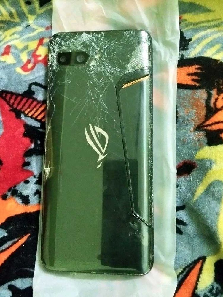 Gadgets > Mobile Phones | ASUS ROG Phone (12 GB RAM 256 Storage) | Freeup