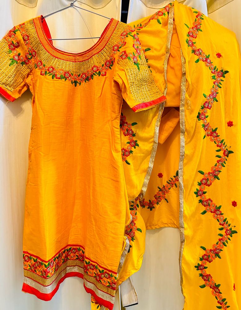 Women > Kurta Sets & Suits | Kurta Set Haldi Function | Freeup