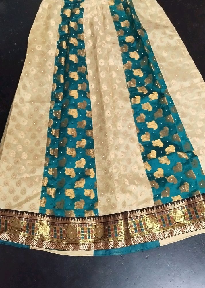 Women > Ethnic Skirts | Panel Skirt | Freeup