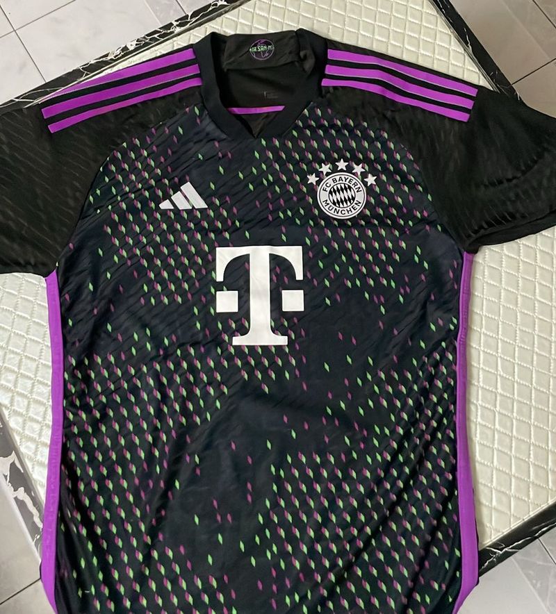Men > T-Shirts | Bayern Munich New Season Kit | Freeup