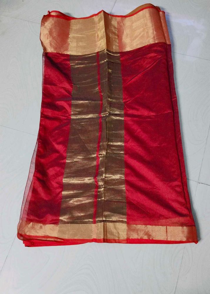 Women > Sarees | Red Colour Banarasi Silk Pattu Border Saree | Freeup