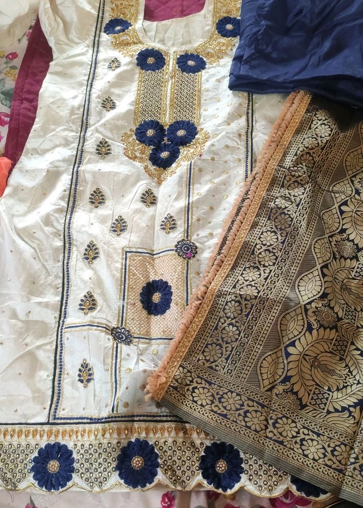 Women > Kurta Sets & Suits | Banarsi Suit With Heavy Work | Freeup