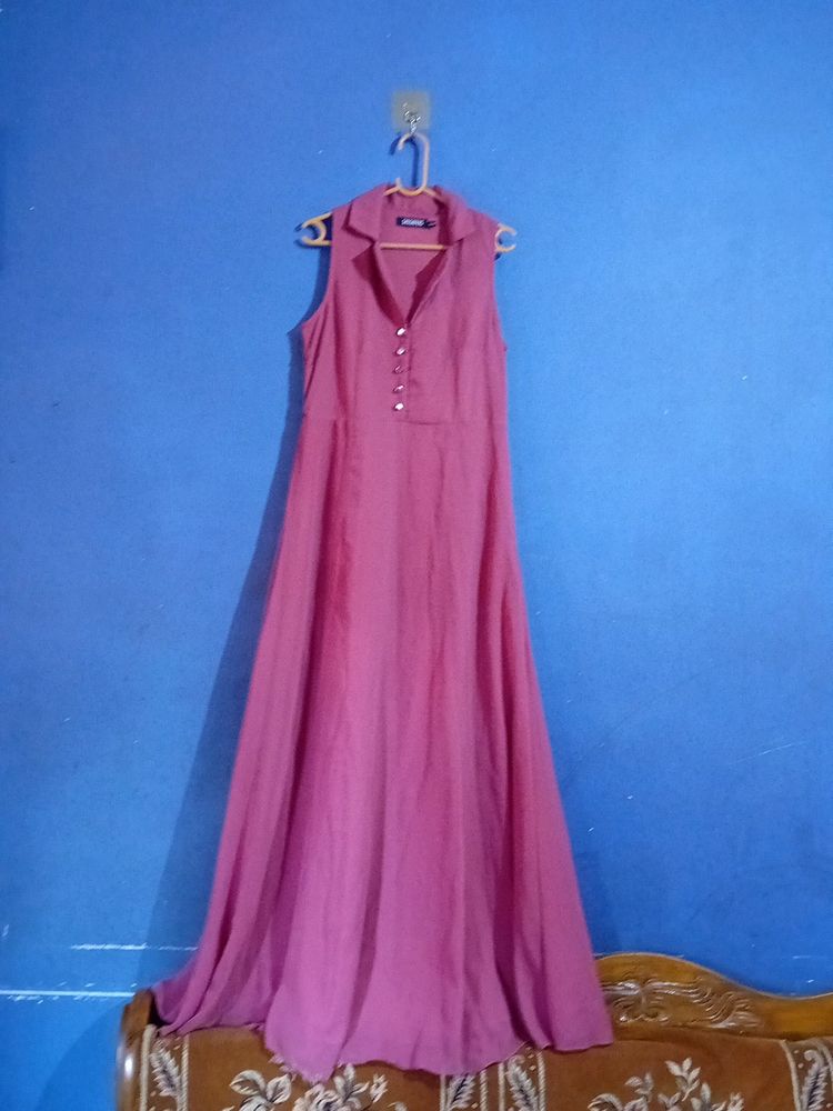 Women > Ethnic Gowns | Simple Gown | Freeup