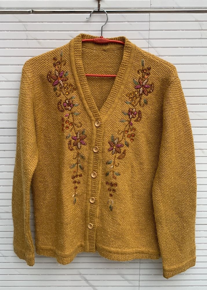 Women > Sweaters & Knits | Golden Cardigan With Floral Embroidery | Freeup