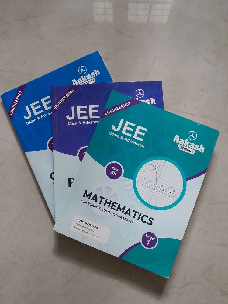 Books > Textbooks | Aakash Class 12th - Target 1 | Freeup