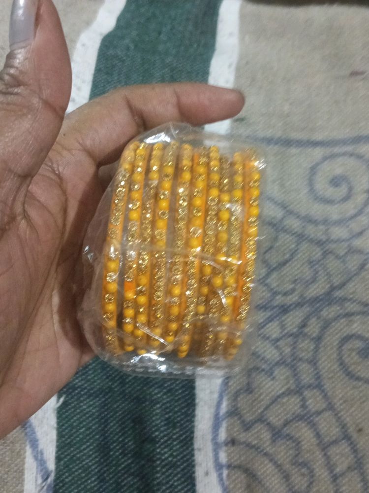 Women > Bangles & Bracelets | 10 Chudiyan Ha | Freeup