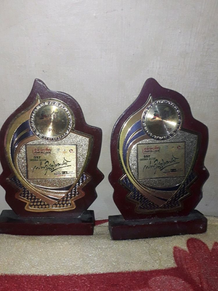 Home & Kitchen > Artwork | 3 Pieces Momento Award Trophy Showpiece For ...