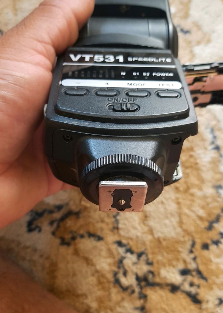 Gadgets > Camera & Photography | Dslr Simplex Speed Lite Flash.. In Good Working | Freeup