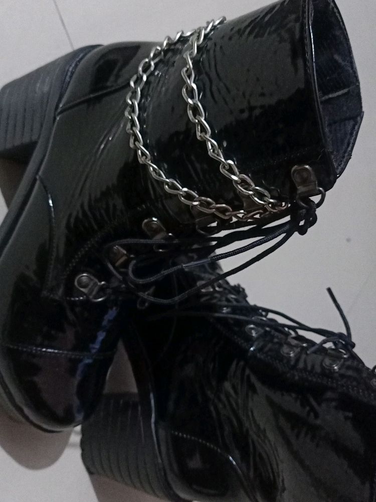 Women > Boots | Sling Bag+SSS Chained Boots ️ | Freeup