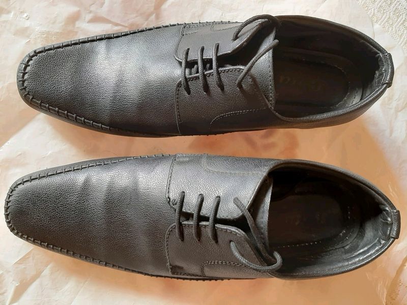 Men > Formal Shoes | Bata Formal Black Leather Shoes | Freeup