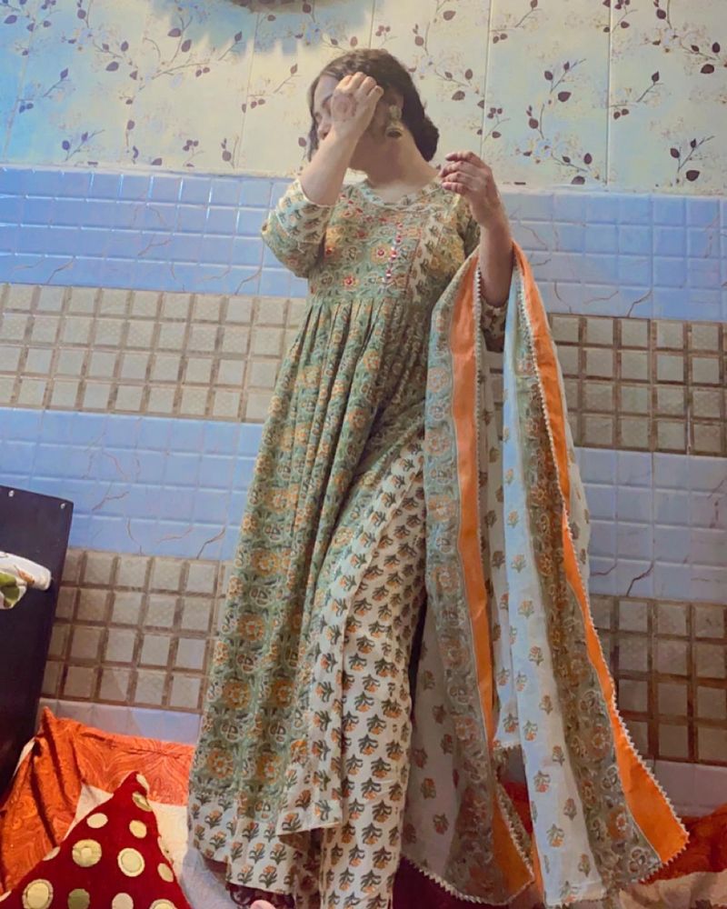 Women > Kurtas | Nyra Cut Kurta Set With Dupatta | Freeup