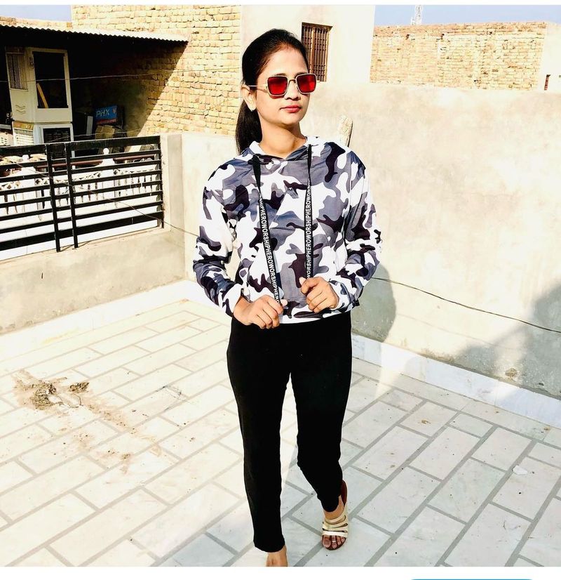 Women > Tops & Tunics | Daily & Office Wear Huddy | Freeup