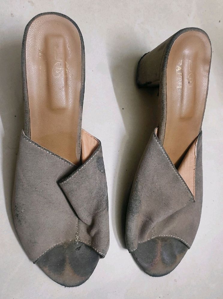 Women > Heels & Wedges | Used Block Heels | Freeup