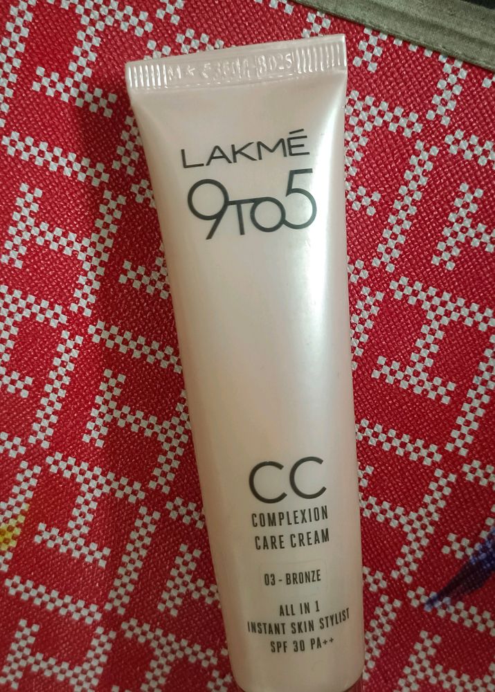 Beauty & Care > Face Moisturiser | LAKME SKIN Cream | Freeup