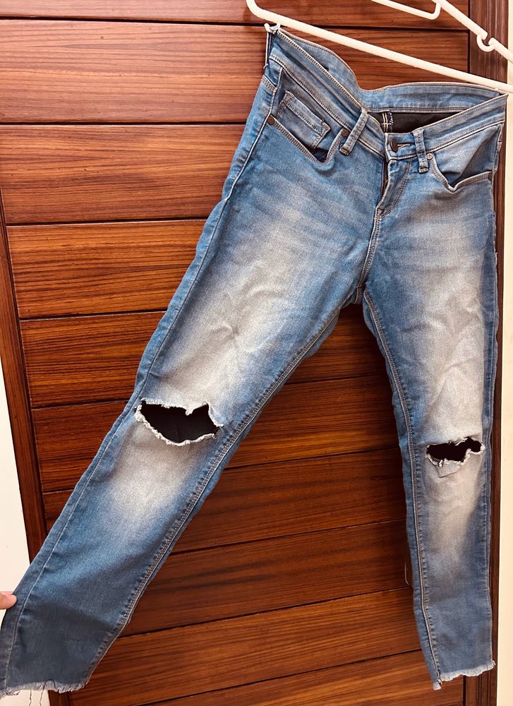 Women > Jeans & Pants | Knee Ripped Jeans | Freeup