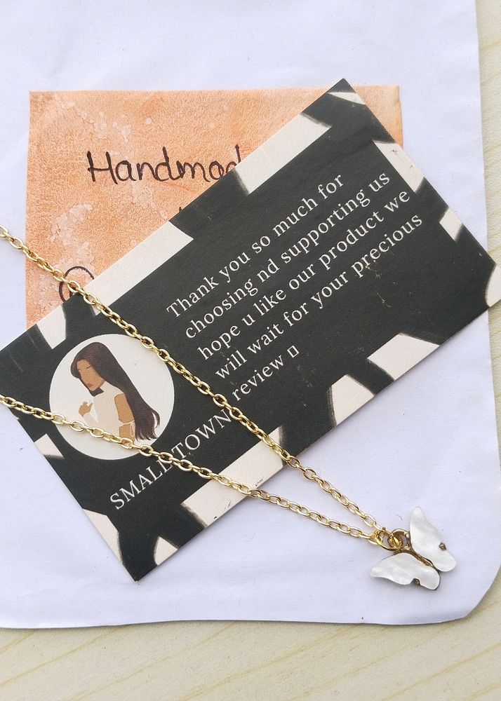 Women > Necklaces & Chains | Butterfly Pendent / Chain | Freeup