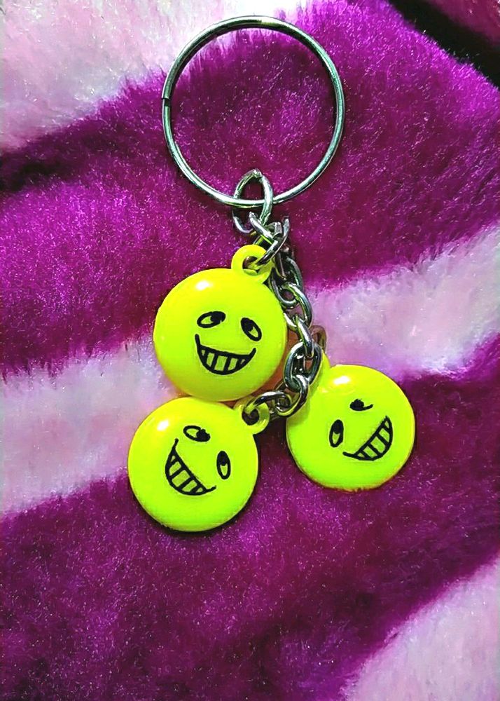 | Smiley Key Chain 😄 | Freeup