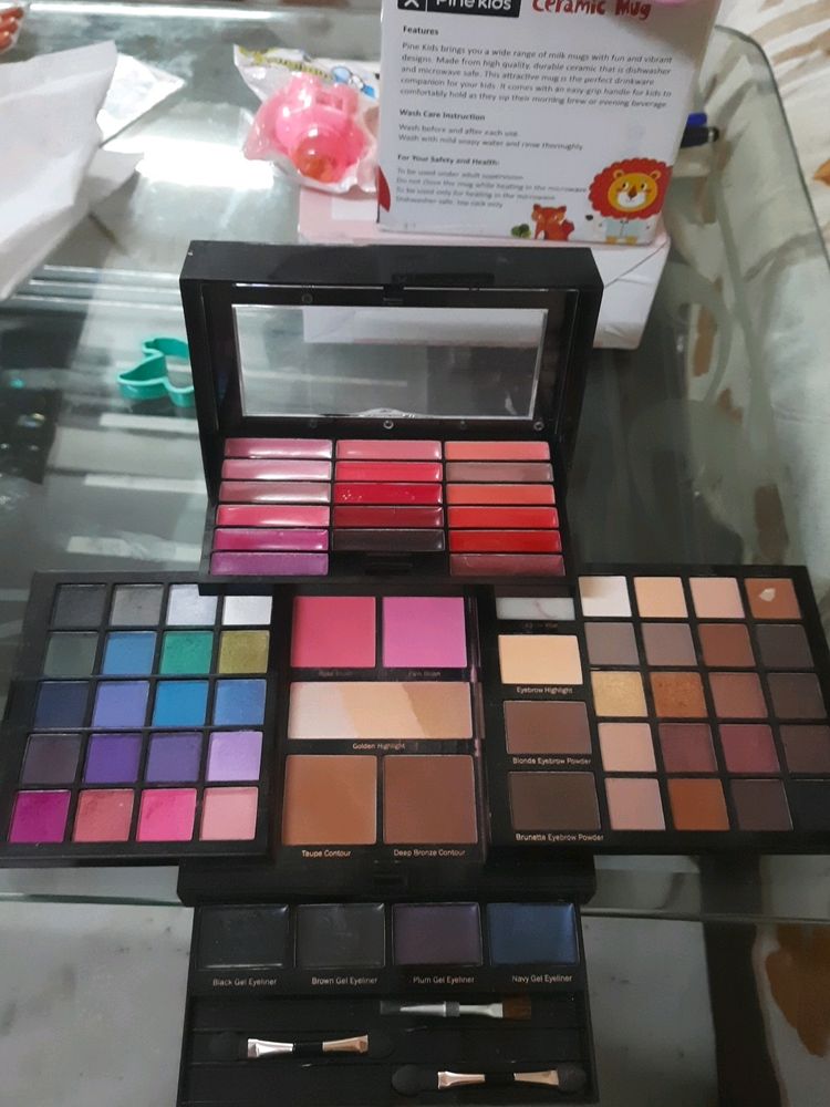 Beauty & Care > Eye Shadows | Profusion Makeup Kit Of 70 Pcs | Freeup