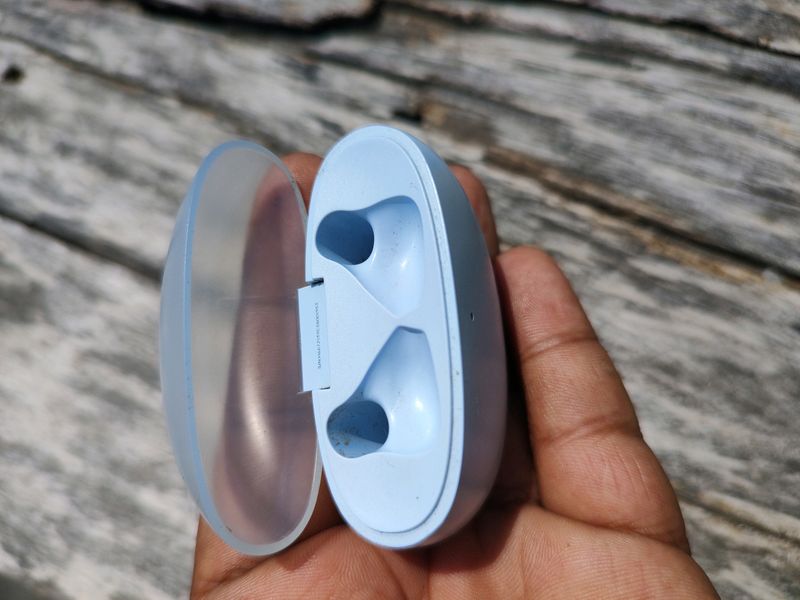 Gadgets > Headphones & Speakers | Oppo Buds Charging Case | Freeup