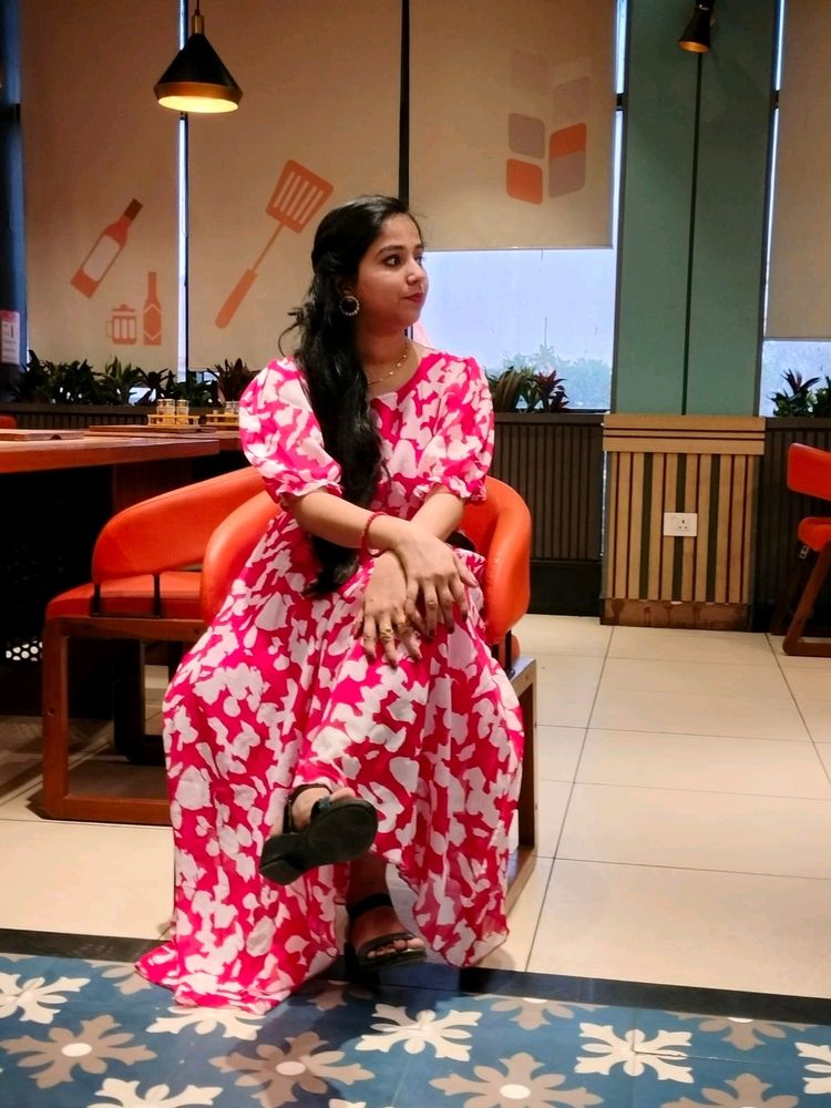 Women > Ethnic Gowns | One Time Used Dress | Freeup