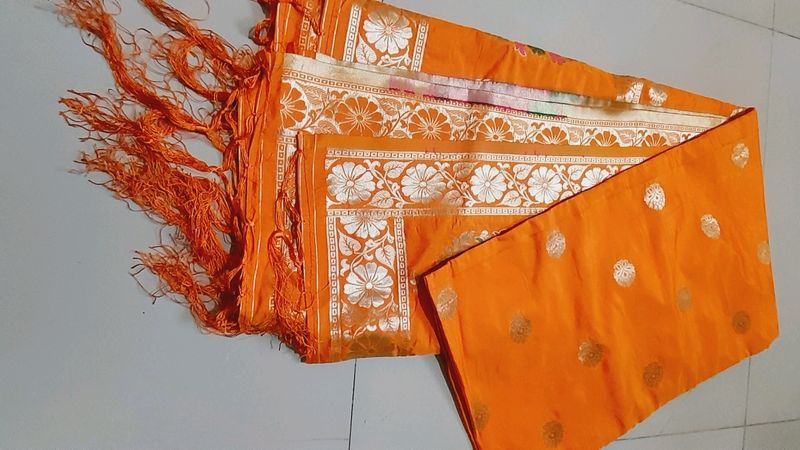 Women > Dupattas | Beautiful Orange Dupatta | Freeup