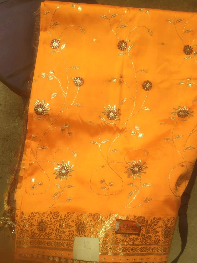 Women > Sarees | New With Tag Golden Border Saree | Freeup