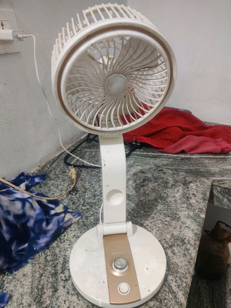 | Small Rechargeable Table Fan Working | Freeup